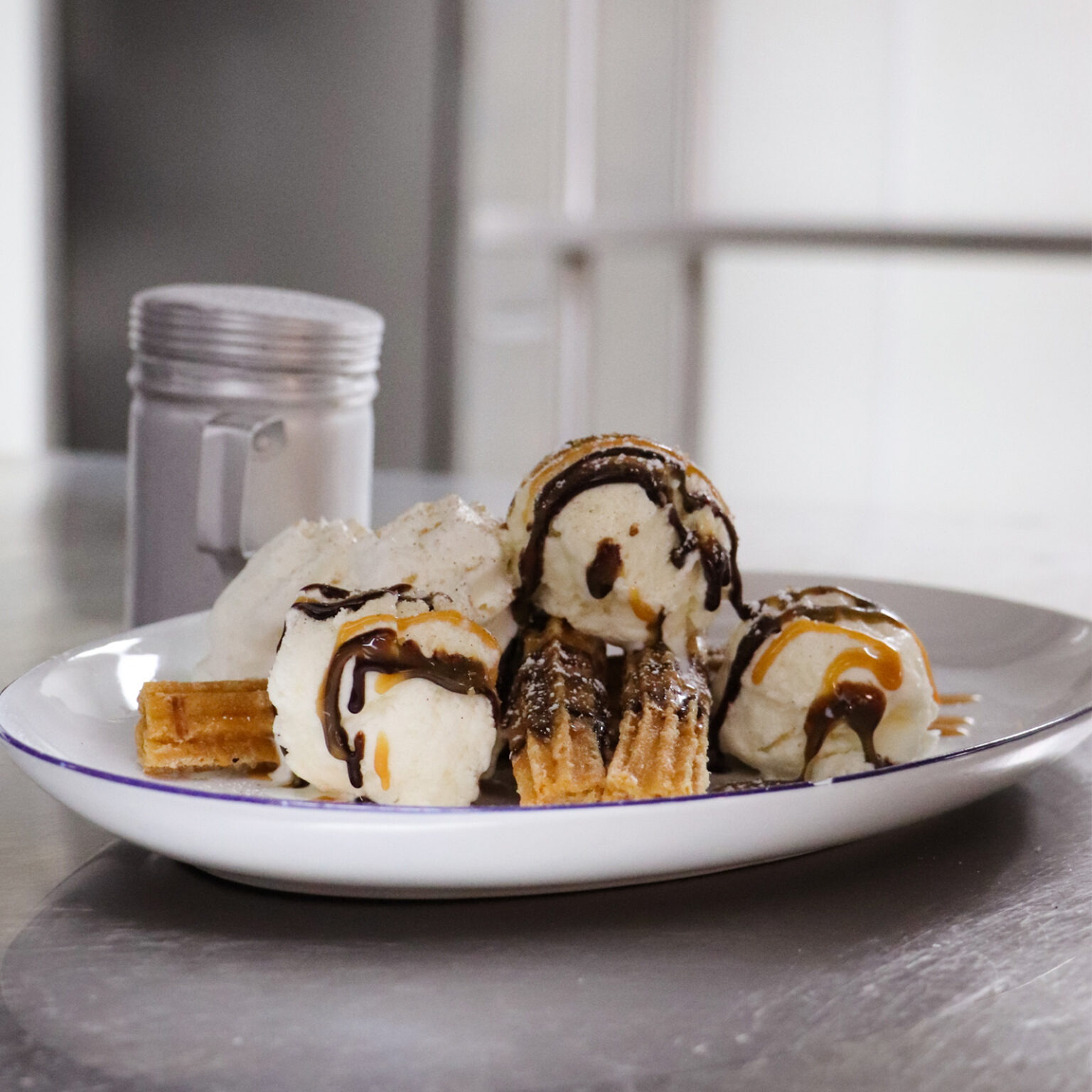 Six String Grill & Stage | Live Music | Patriot Place